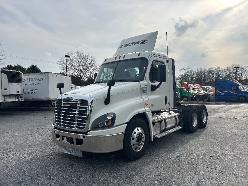 2019 Freightliner Cascadia 12564ST Day Cab Tractor