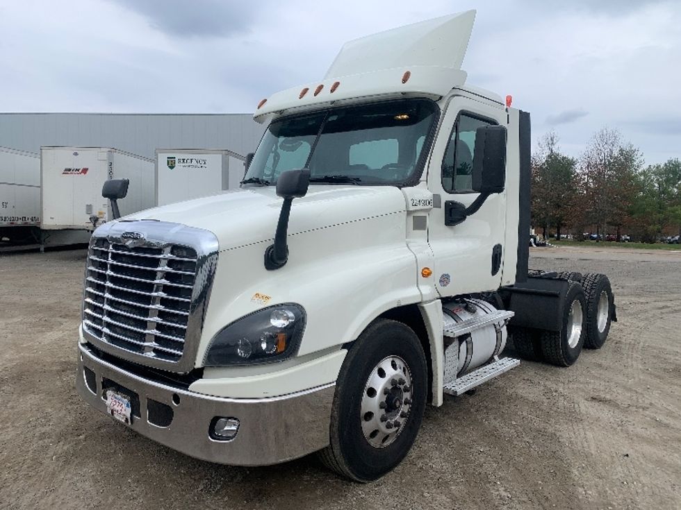 2019 Freightliner Cascadia 12564ST Day Cab Tractor