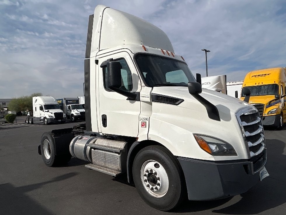 Used Day Cab Trucks for Sale - Penske Used Trucks