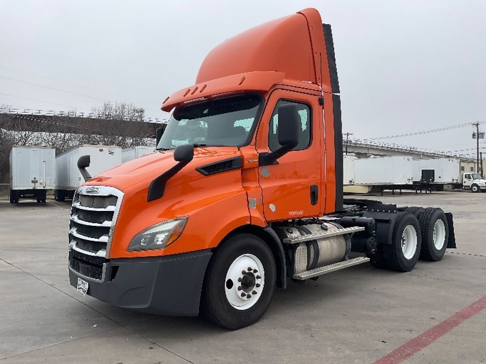 2019 Freightliner T11664ST Day Cab Tractor