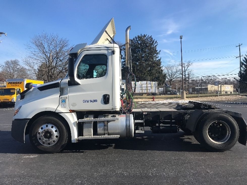 2019 Freightliner T12642ST Day Cab Tractor