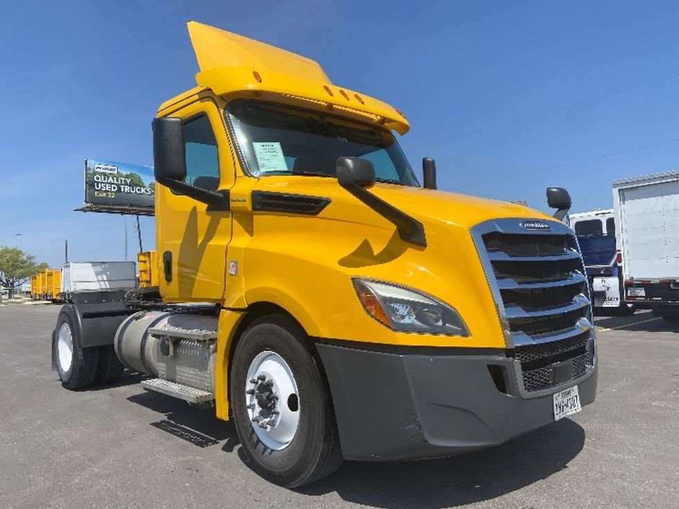 2019 Freightliner T12642ST Day Cab Tractor