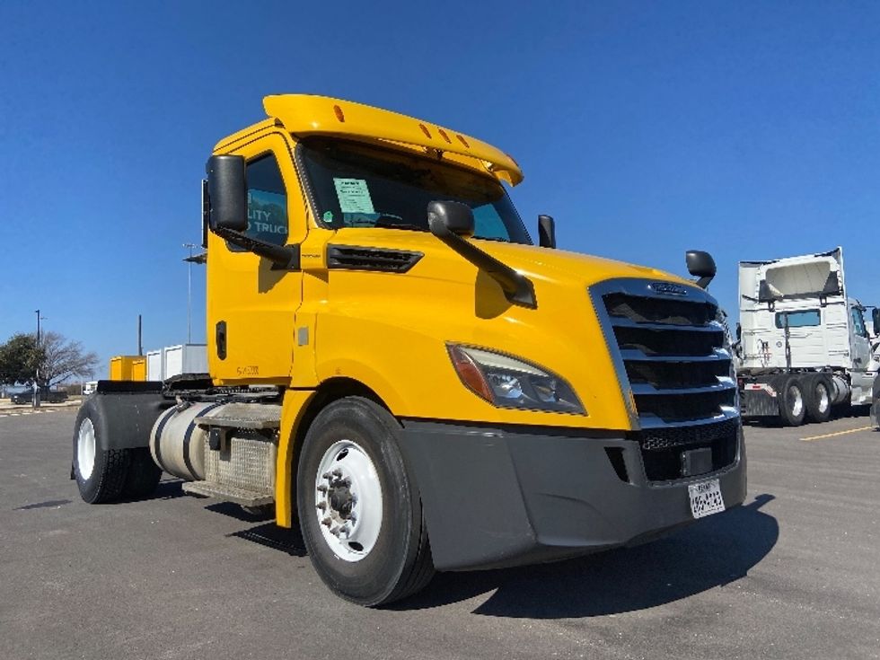 2019 Freightliner T12642ST Day Cab Tractor