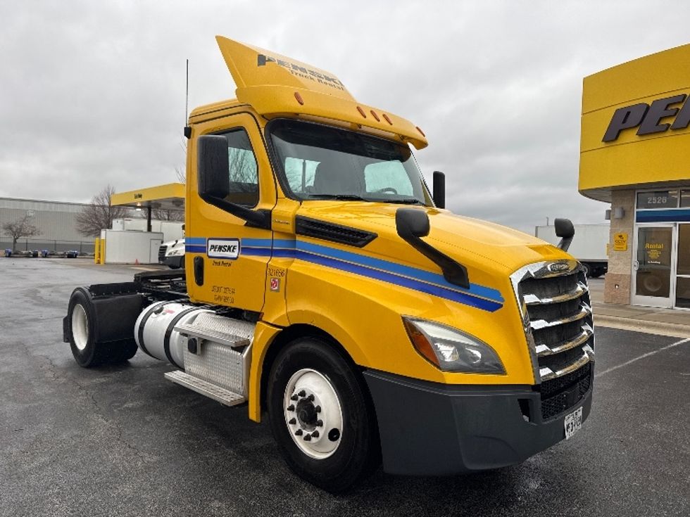 2019 Freightliner T12642ST Day Cab Tractor