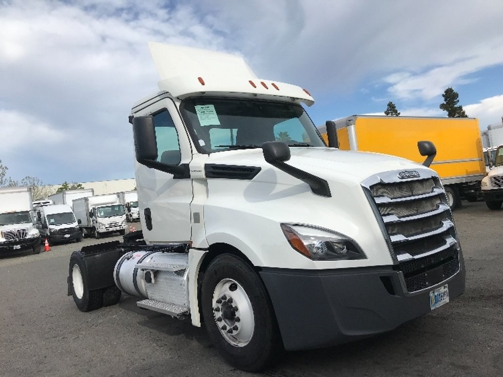 Used Day Cab Trucks for Sale - Penske Used Trucks
