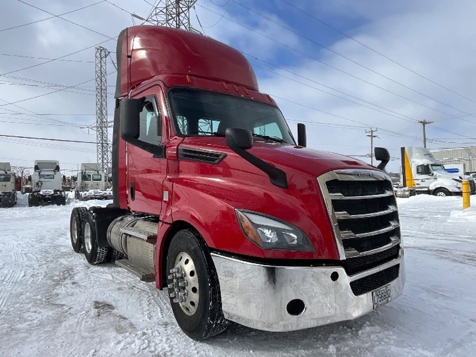 2019 Freightliner T12664ST Day Cab Tractor