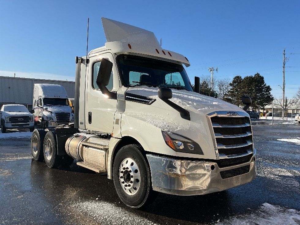2019 Freightliner T12664ST Day Cab Tractor