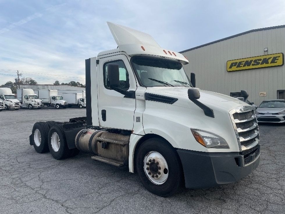 2019 Freightliner T12664ST Day Cab Tractor