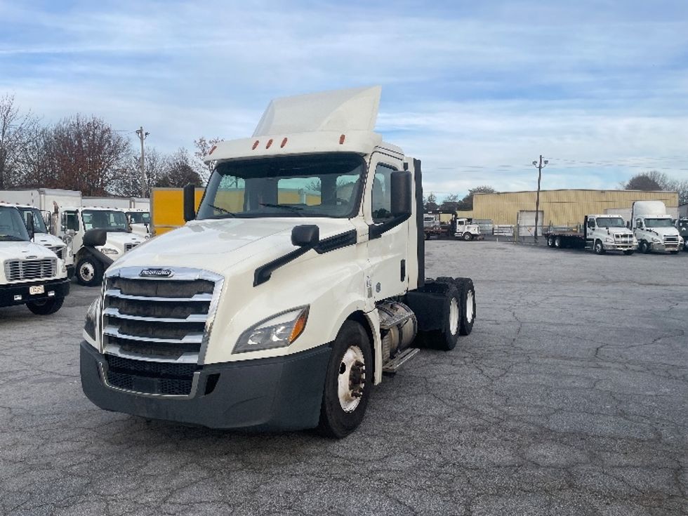2019 Freightliner T12664ST Day Cab Tractor