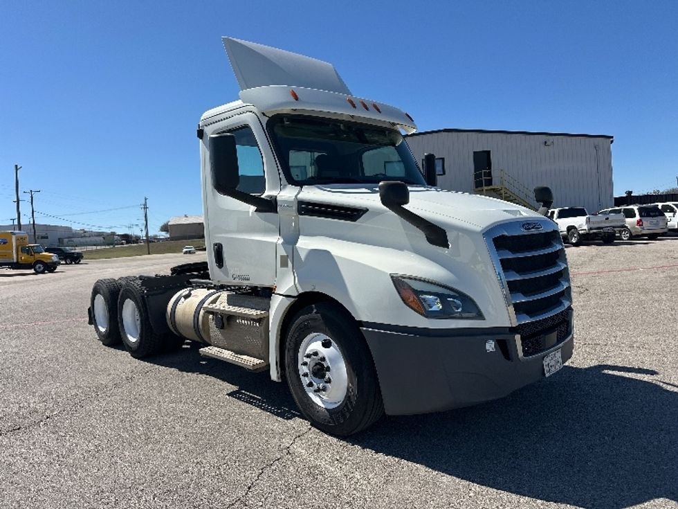 2019 Freightliner T12664ST Day Cab Tractor