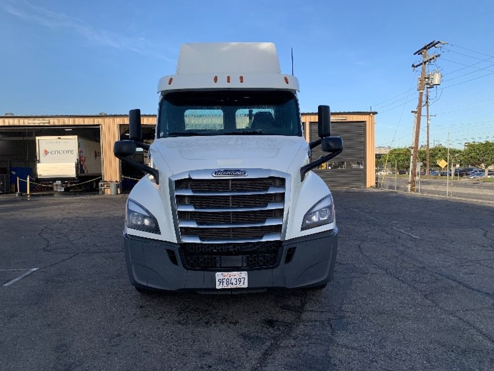 2019 Freightliner T12664ST Day Cab Tractor