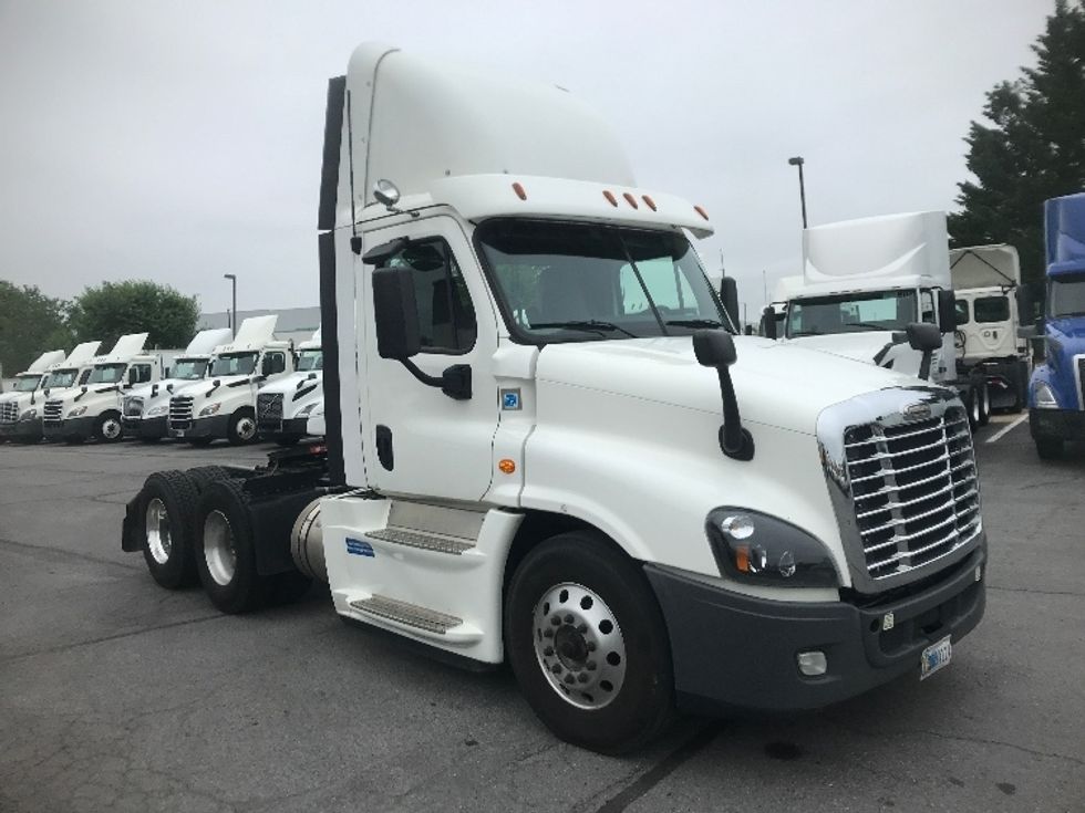 2020 Freightliner Cascadia 12564ST Day Cab Tractor