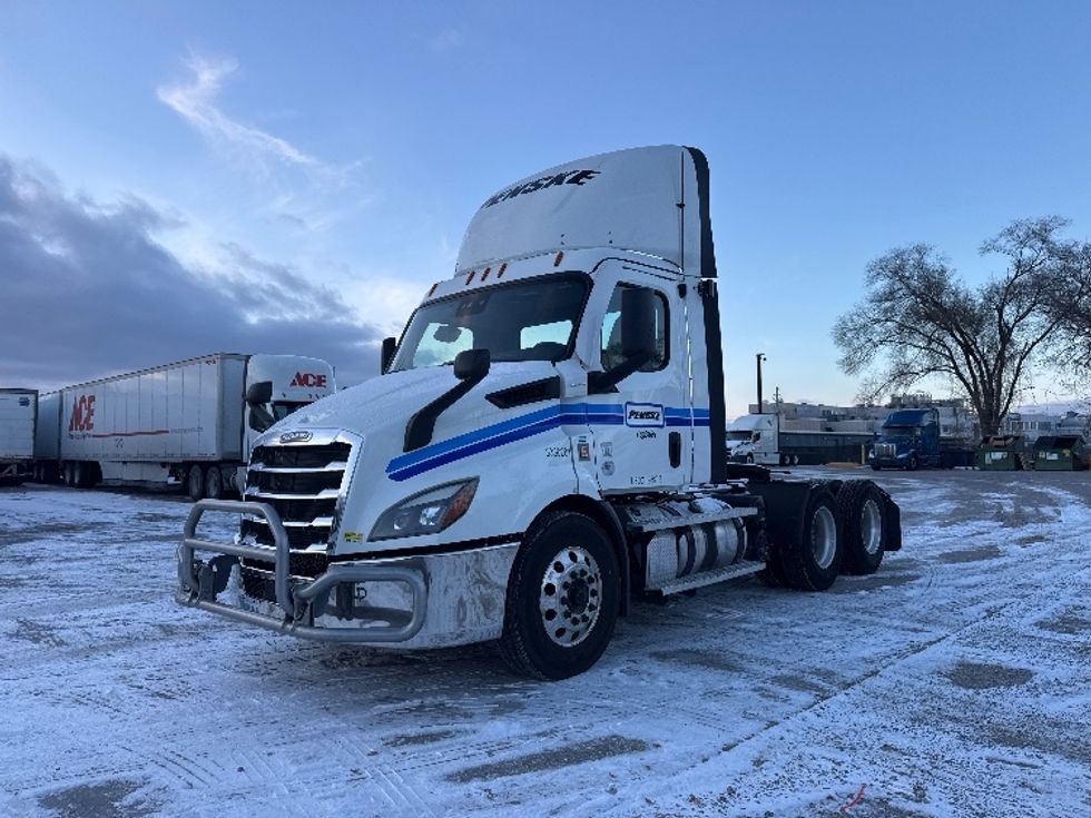2020 Freightliner T11664ST Day Cab Tractor