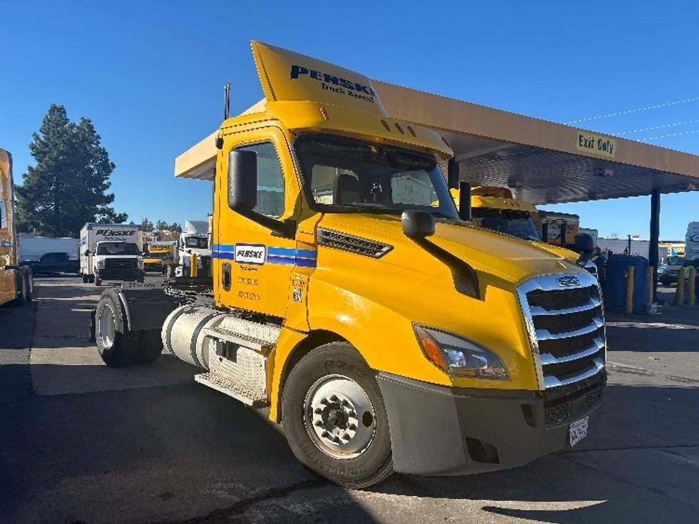 Used Day Cab Trucks for Sale - Penske Used Trucks