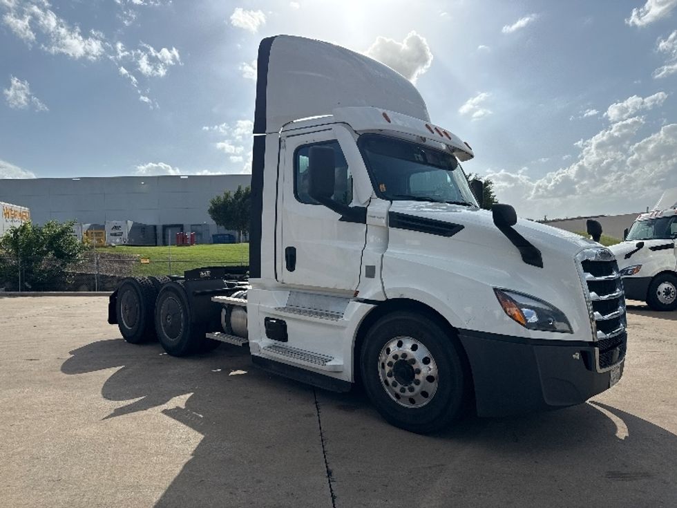 2020 Freightliner T12664ST Day Cab Tractor