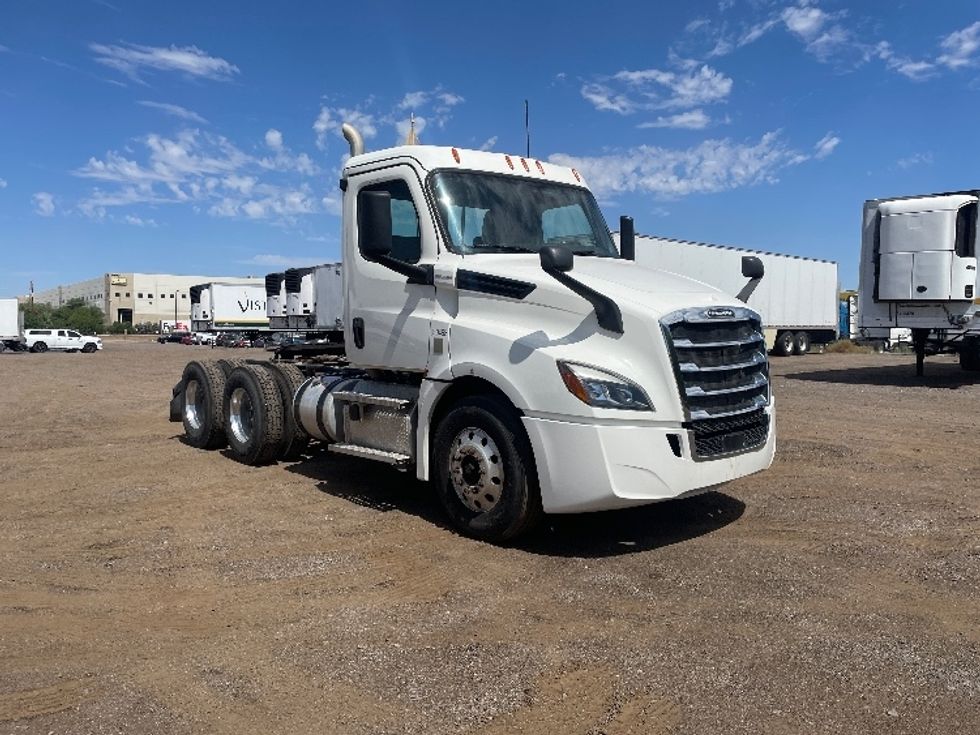 2020 Freightliner T12664ST Day Cab Tractor