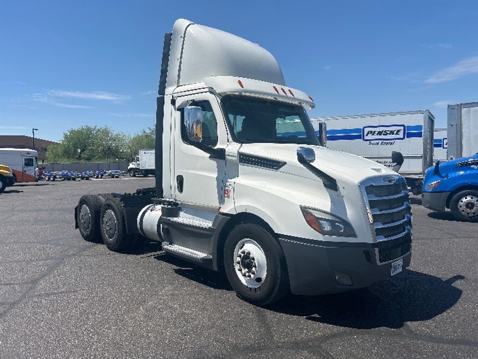 2020 Freightliner T12664ST Day Cab Tractor