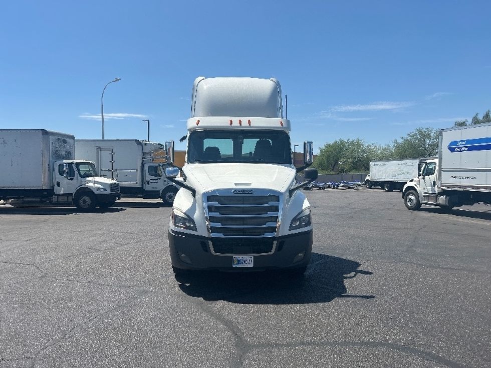 2020 Freightliner T12664ST Day Cab Tractor