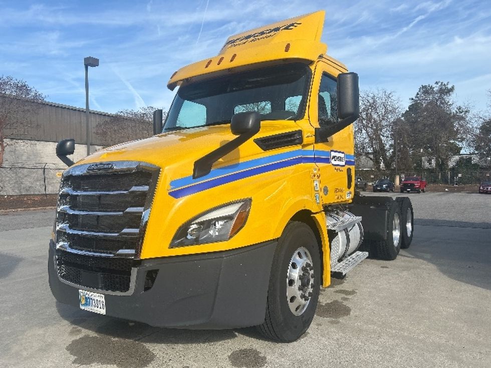 2020 Freightliner T12664ST Day Cab Tractor