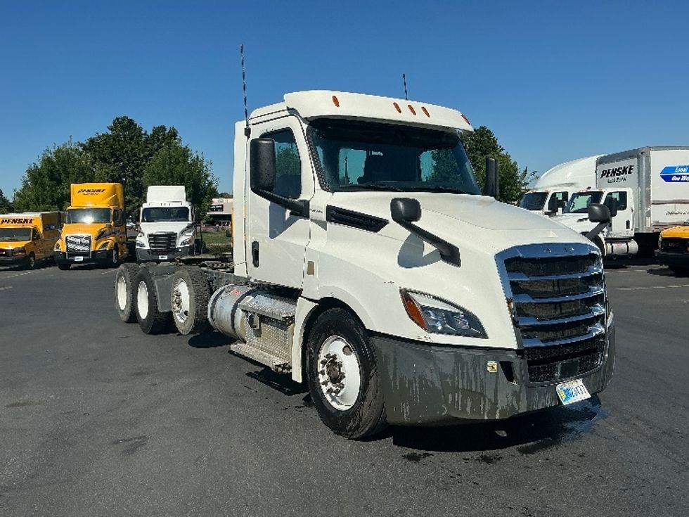 2020 Freightliner T12684ST Day Cab Tractor
