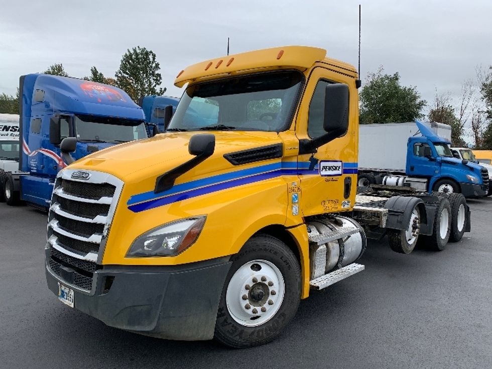 2020 Freightliner T12684ST Day Cab Tractor