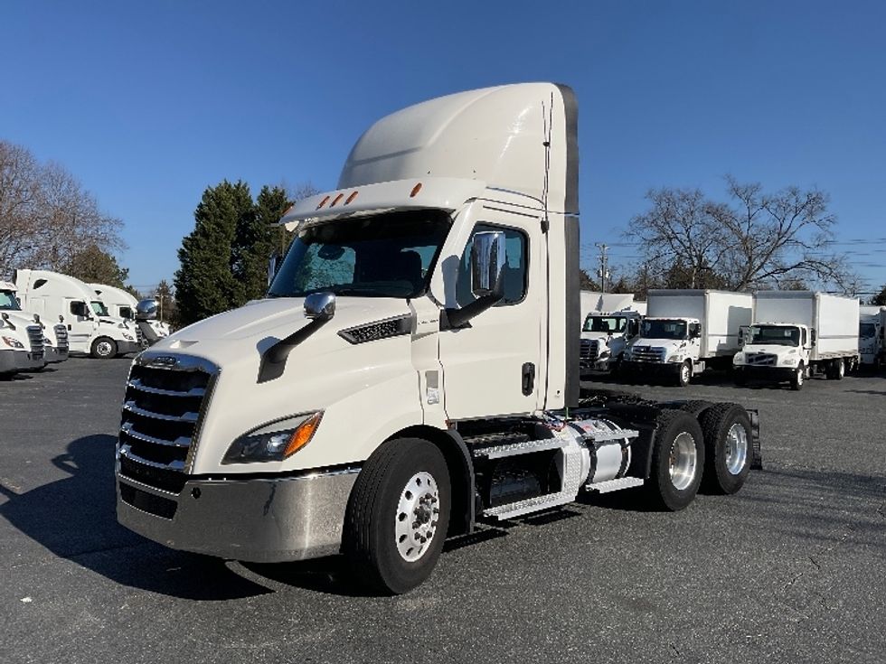 2021 Freightliner T11664ST Day Cab Tractor