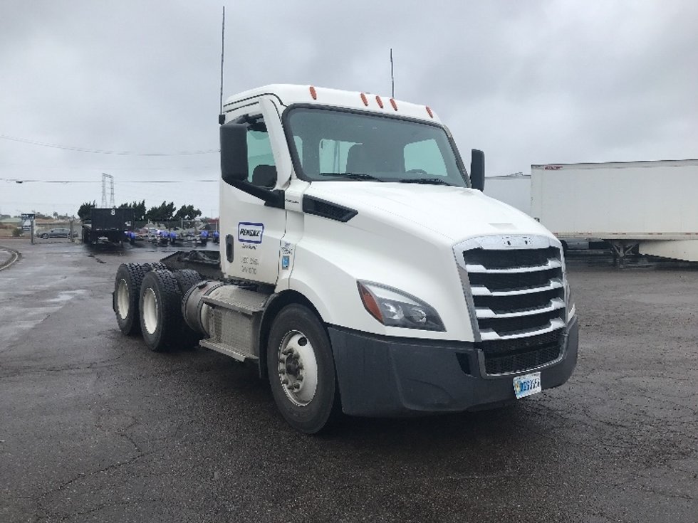 Used Day Cab Trucks for Sale - Penske Used Trucks
