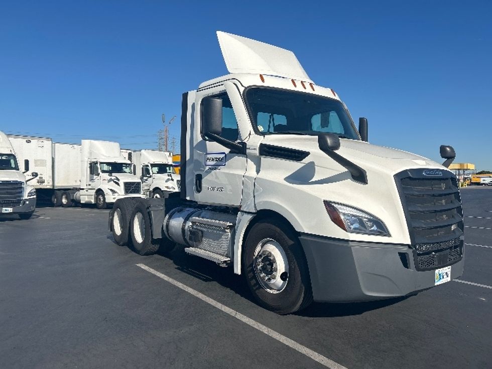 2021 Freightliner T12664ST Day Cab Tractor