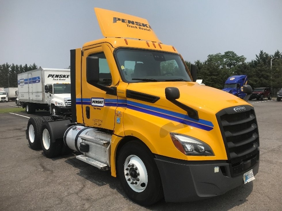 Used Day Cab Trucks for Sale - Penske Used Trucks