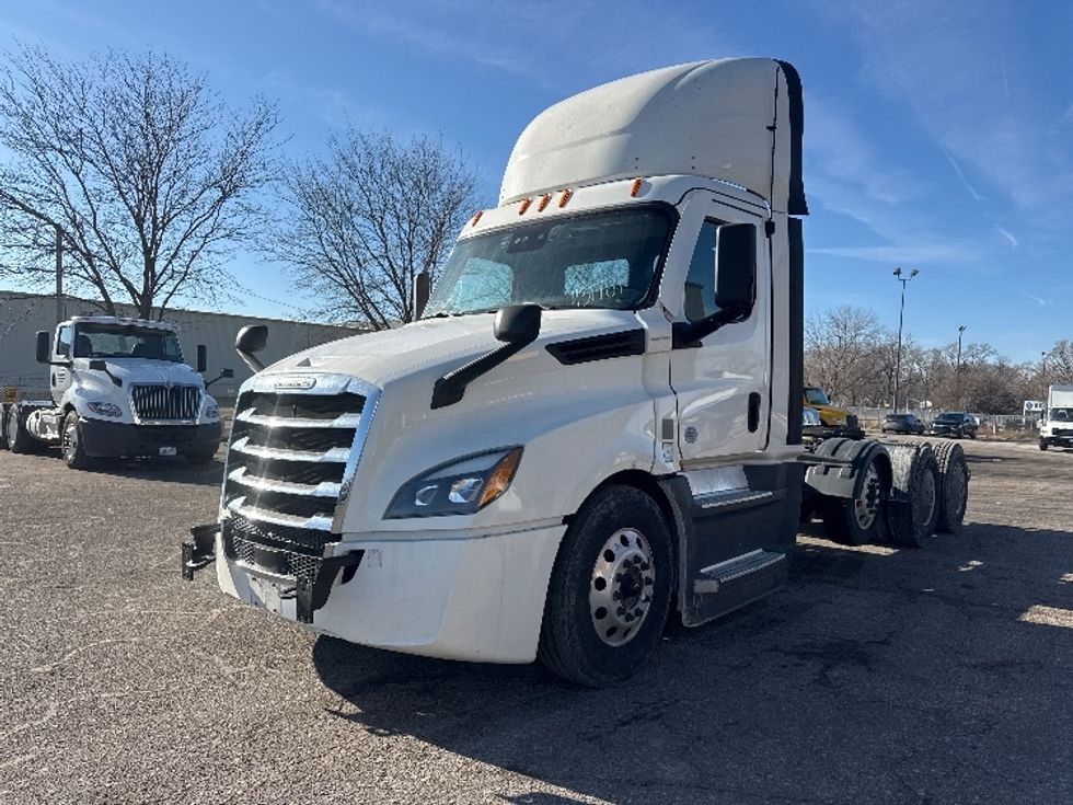 2022 Freightliner T12684ST Day Cab Tractor