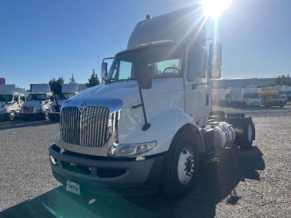 2017 International 8600 Day Cab Tractor