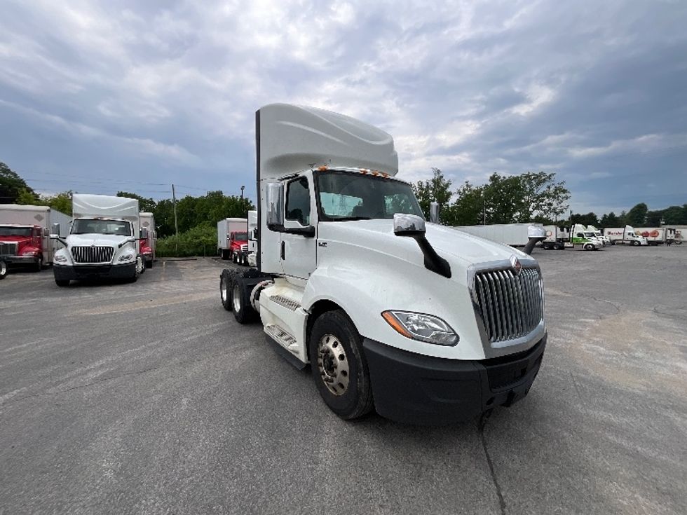 2018 International LT625 Day Cab Tractor