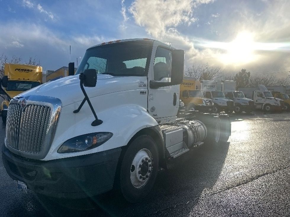 2019 International RH613 Day Cab Tractor