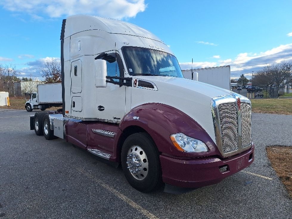 2019 Kenworth T680 Sleeper Tractor