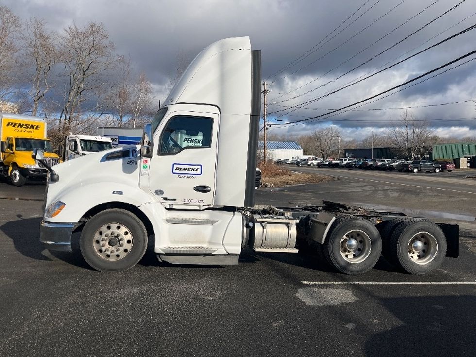 2020 Kenworth T680 Day Cab Tractor