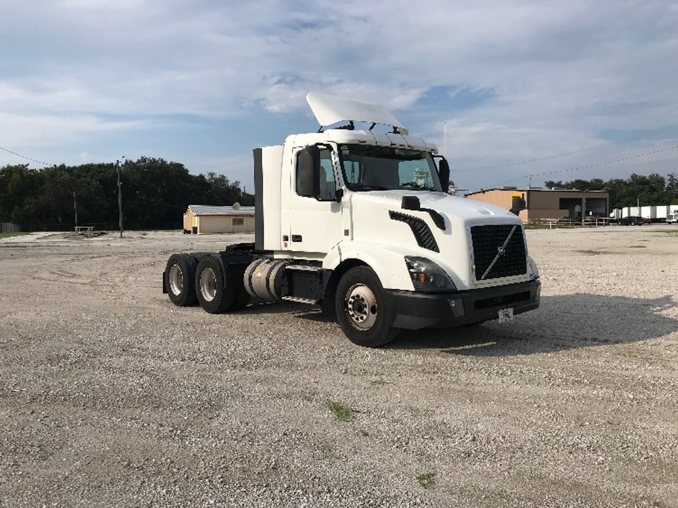 Used Volvo Day Cab Trucks for Sale - Penske Used Trucks