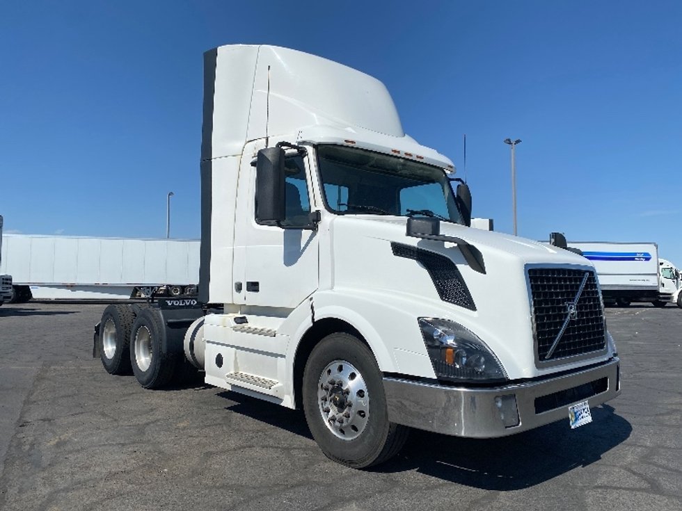 Used Volvo Day Cab Trucks for Sale - Penske Used Trucks