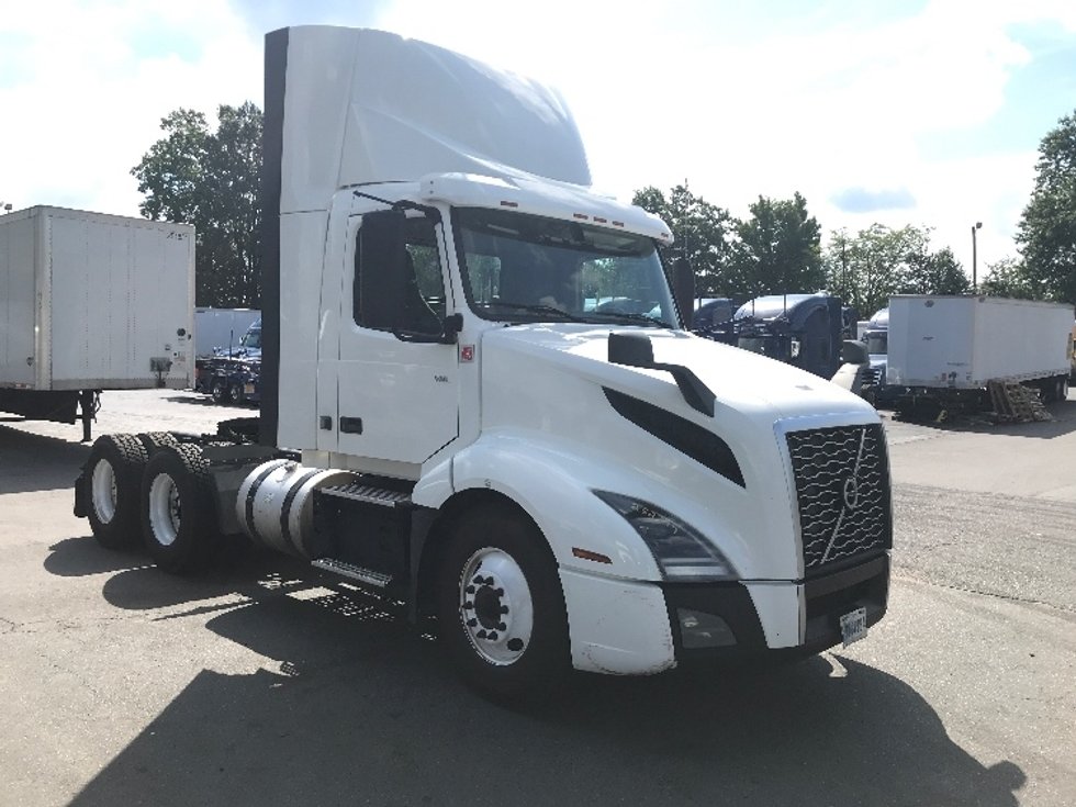 Used Volvo Day Cab Trucks for Sale - Penske Used Trucks