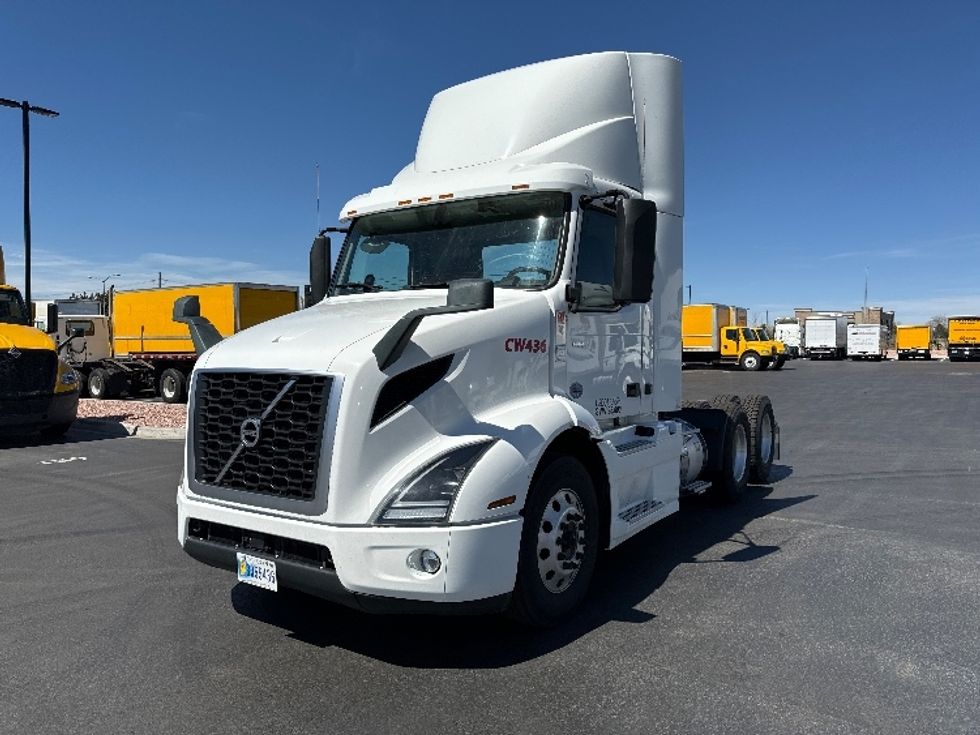 2019 Volvo VNR64300 Day Cab Tractor