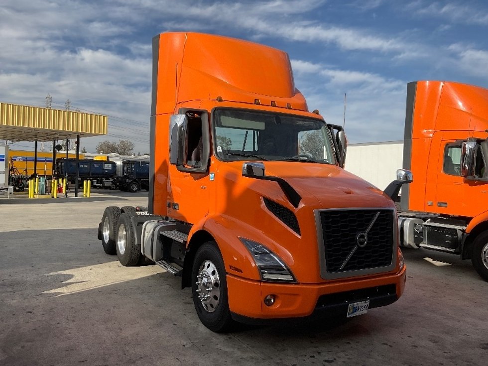 Used Day Cab Trucks for Sale - Penske Used Trucks