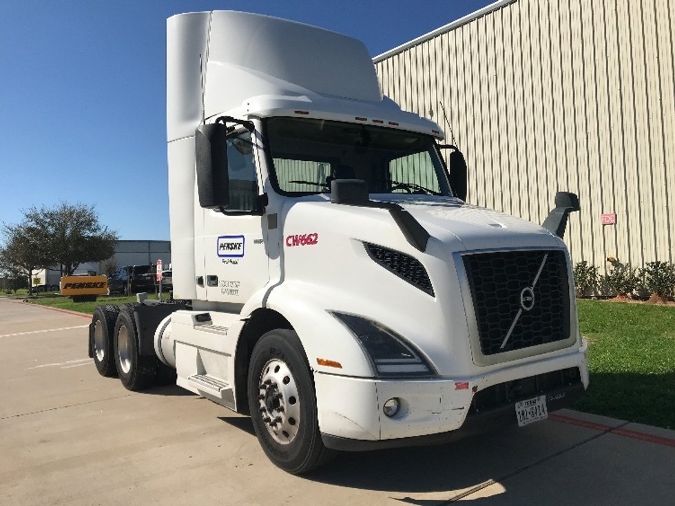 Used Day Cab Trucks for Sale - Penske Used Trucks