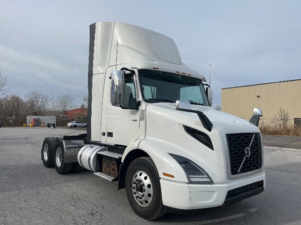 Used Day Cab Trucks for Sale - Penske Used Trucks