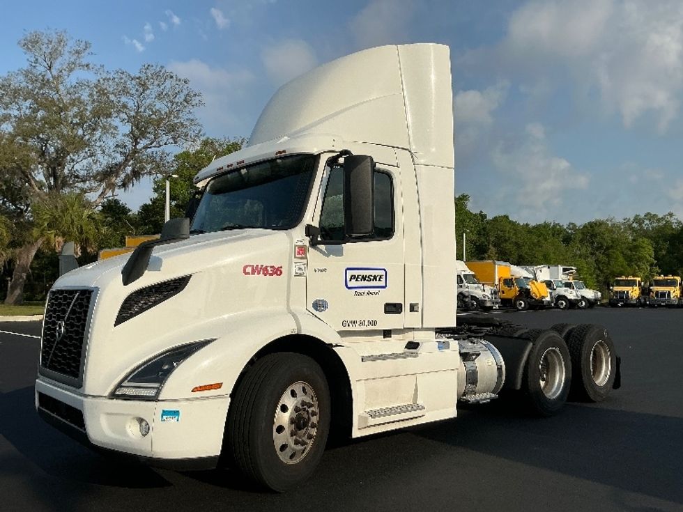 2020 Volvo VNR64300 Day Cab Tractor
