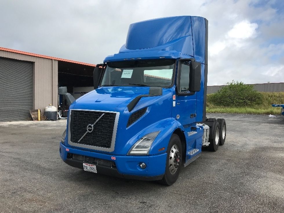 2020 Volvo VNR64300 Day Cab Tractor