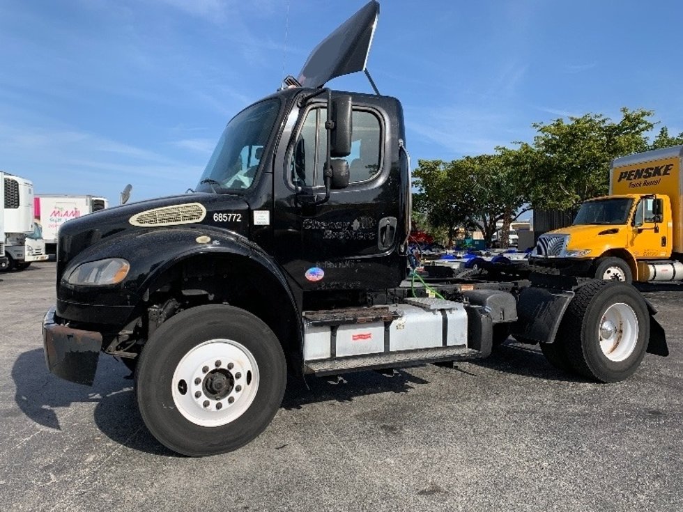 Used Freightliner M2 Day Cab Trucks for Sale - Penske Used Trucks