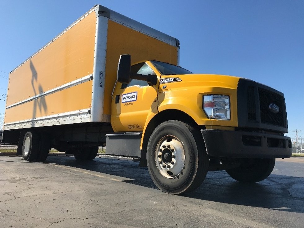 Used Ford Medium Duty Box Trucks for Sale - Penske Used Trucks