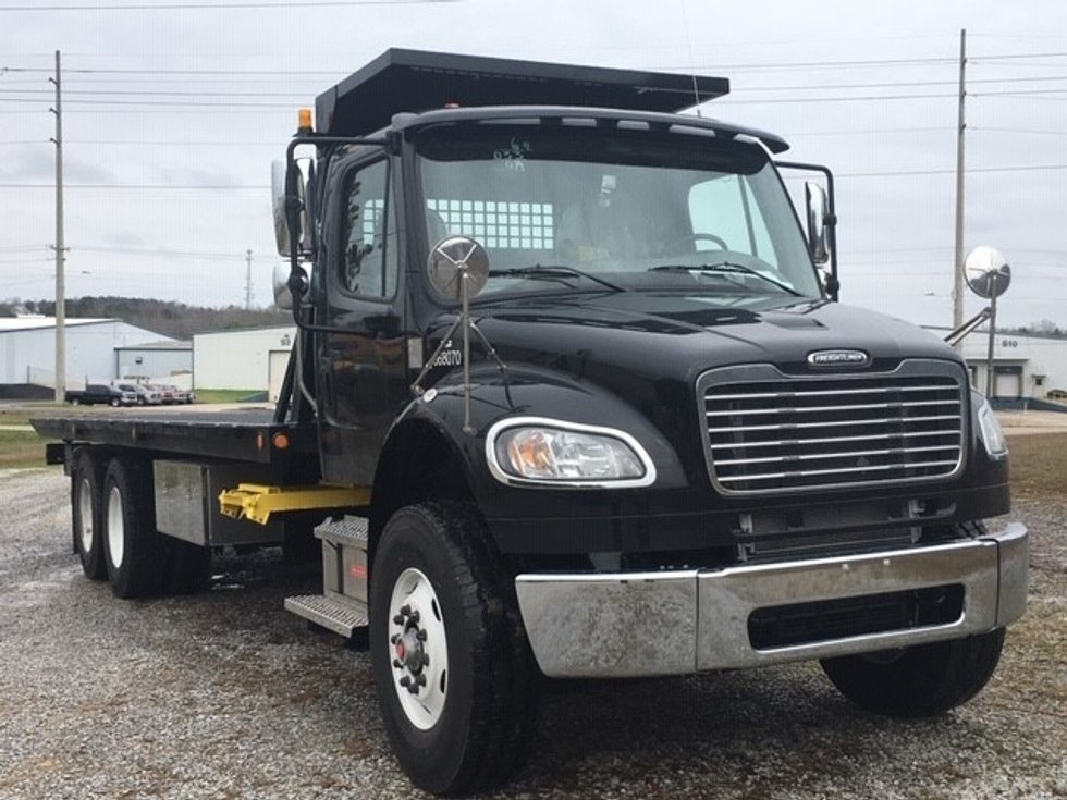 Used Freightliner Light and Medium Duty Trucks for Sale in AL - Penske ...