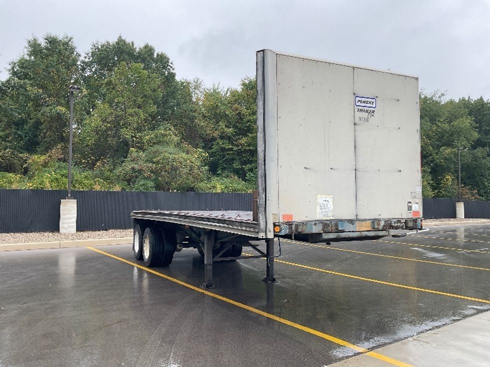 2015 Utility Trailer Flatbed Trailer