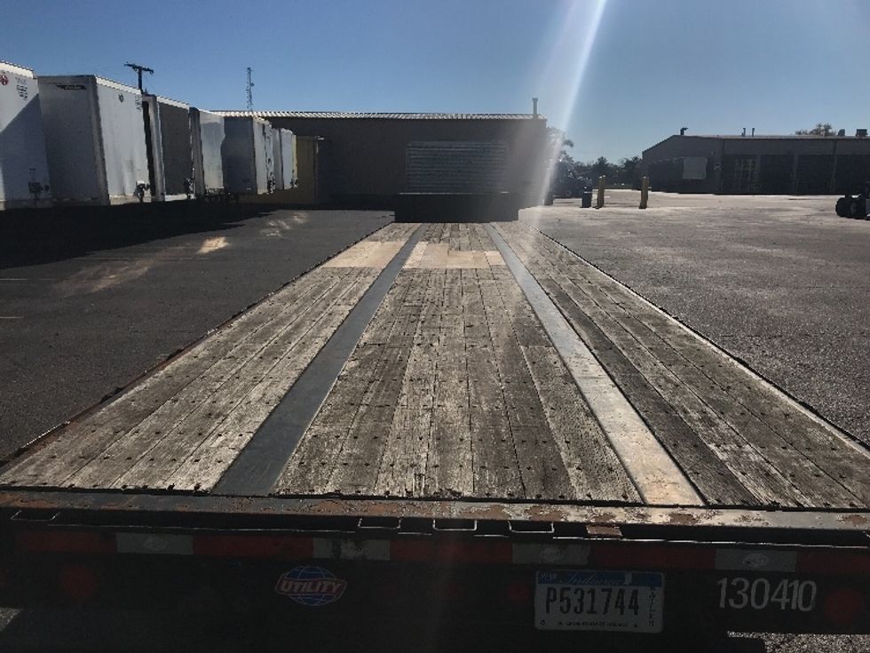 2016 Utility Trailer Flatbed Trailer