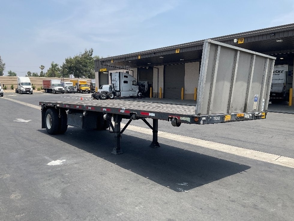 Used Flatbed Trailers for Sale - Penske Used Trucks